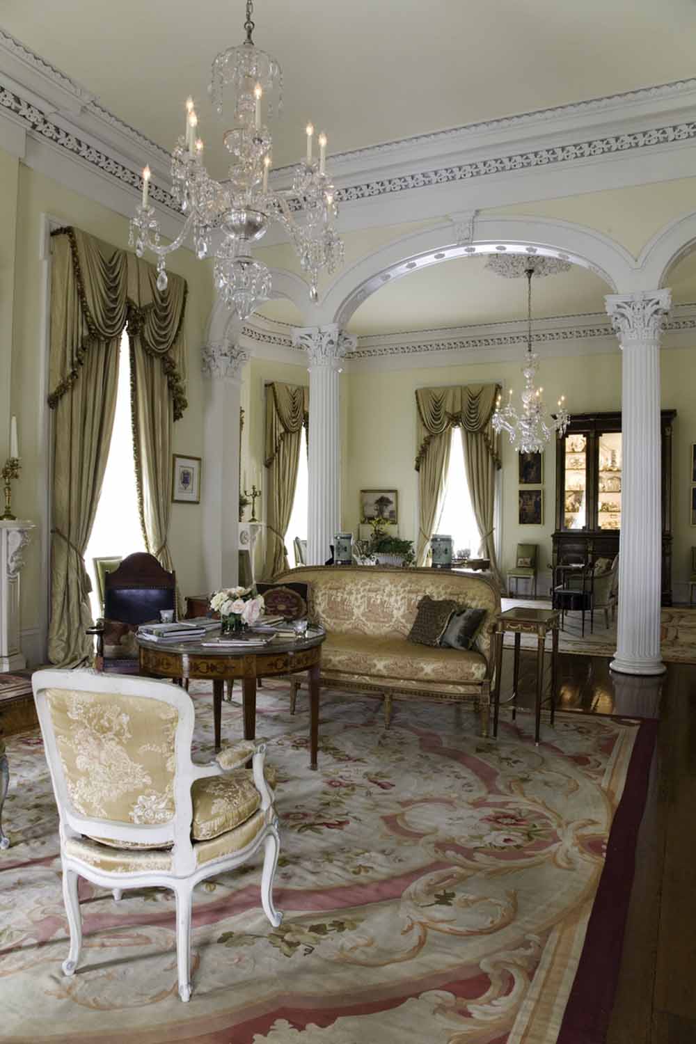 A glance at that amazing plasterwork – Preservation in Mississippi